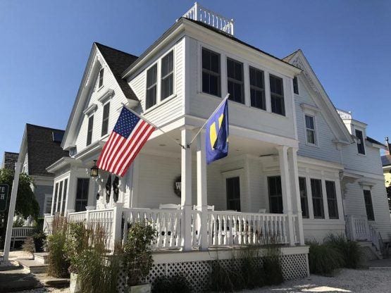 Does Beach House Decor Have To Look "Coastal?" - Laurel Home