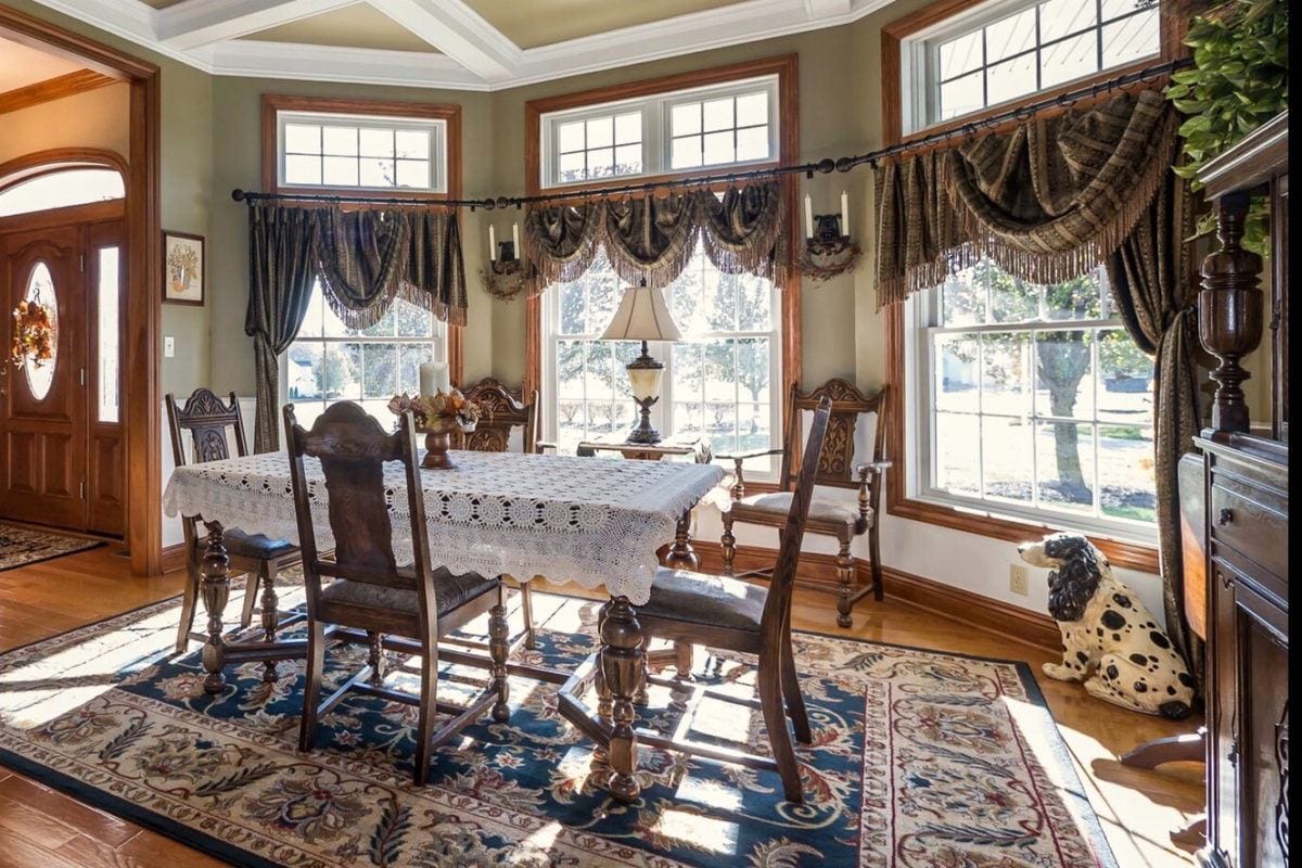 Impressive Decorating On A Shoestring Budget - Only 1,100.00 bucks ...