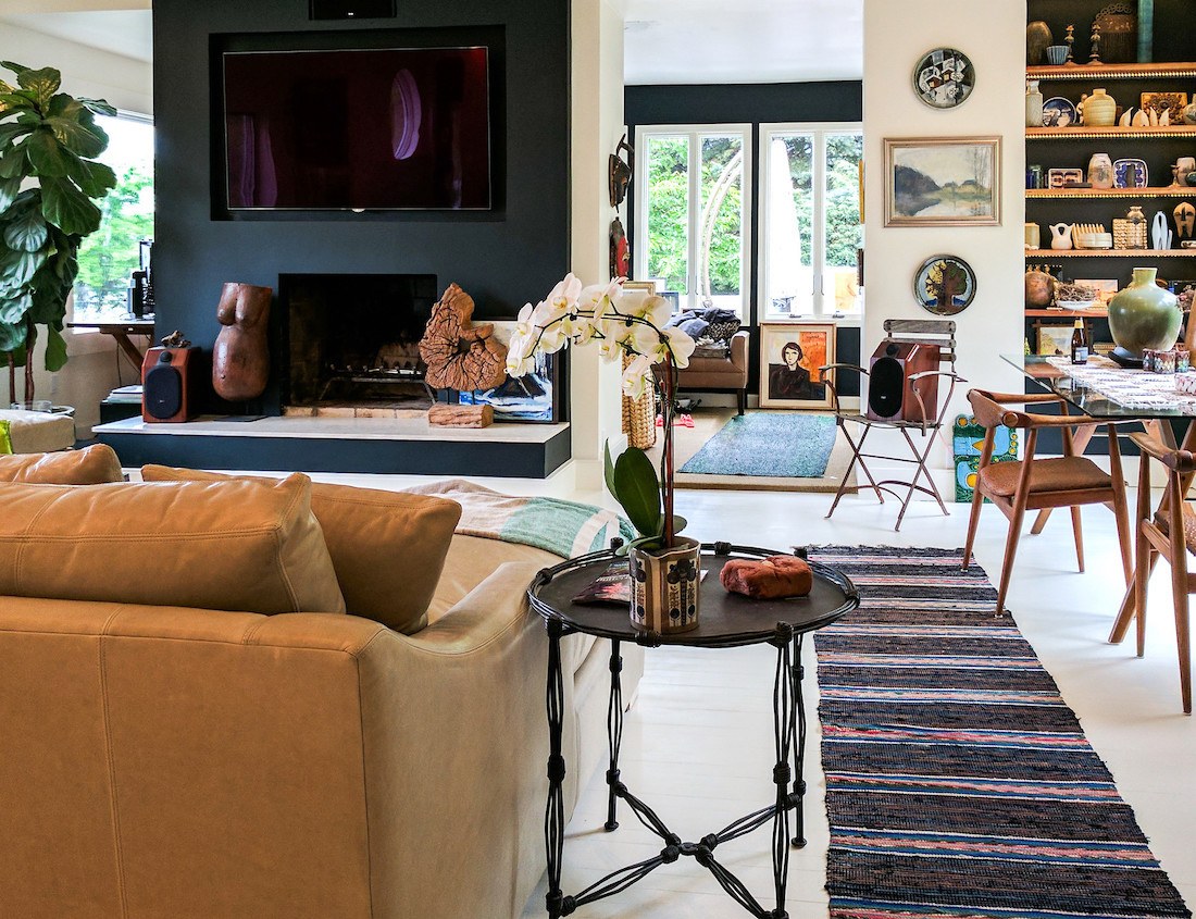 Can A Modern-Style Home Mix With Traditional Mouldings? - Laurel Home