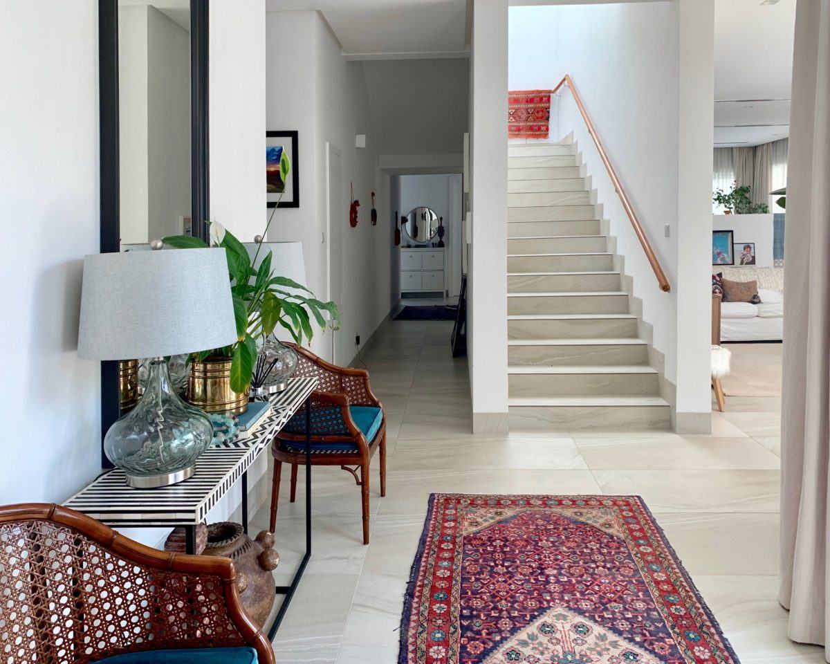 A Gorgeous Modern Rental Home With A Tacky Kitchen - Laurel Home