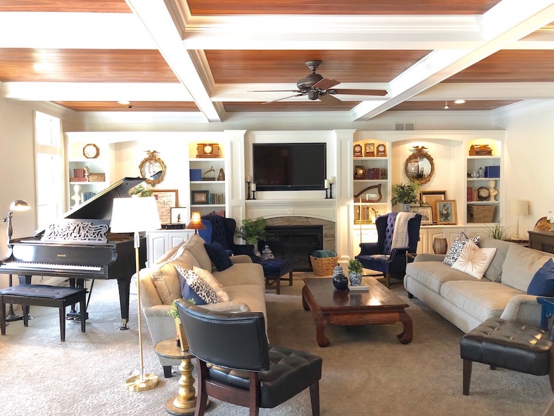 Gorgeous Family Room Furnishings on a Shoestring Budget - Laurel Home