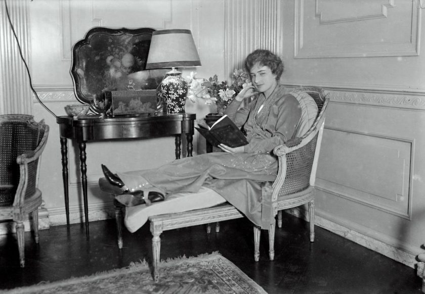 Yellow Walls - Why Do You Hate Them So Much? - Laurel Home