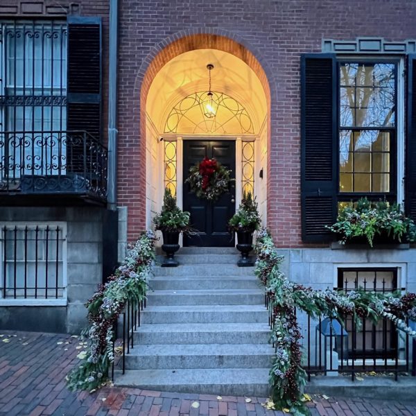 Beautiful Boston Holiday & Christmas Decor 2022 - Laurel Home