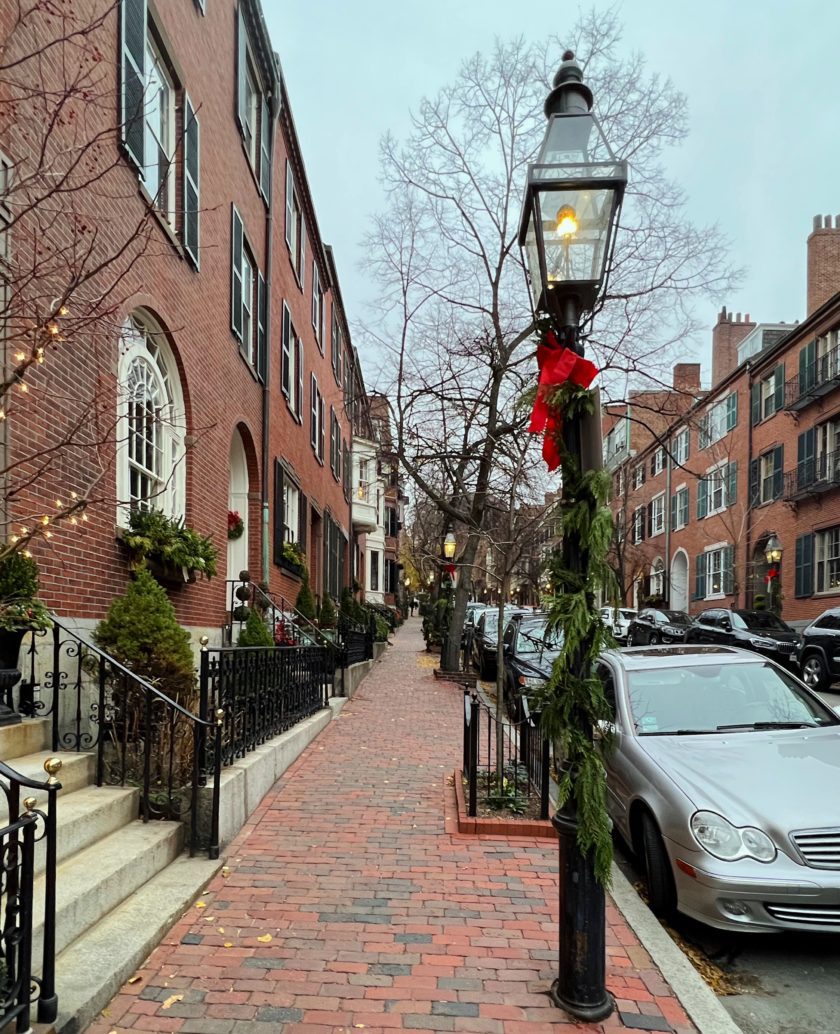 Beautiful Boston Holiday & Christmas Decor 2022 - Laurel Home