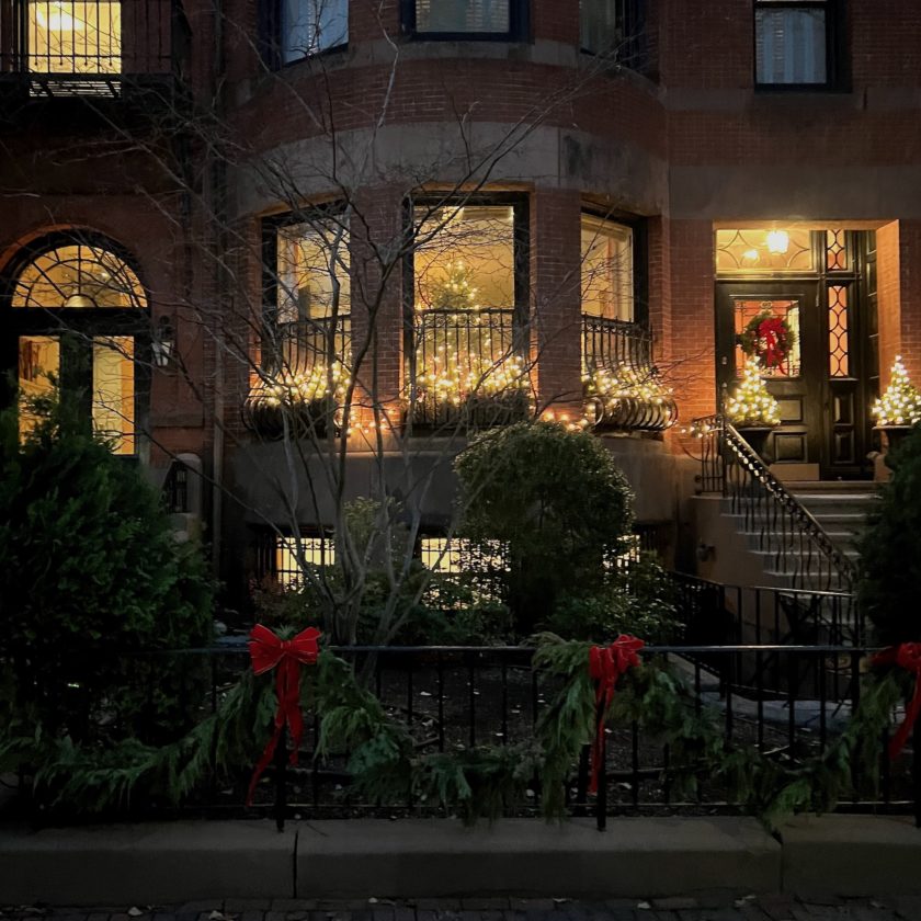 Beautiful Boston Holiday & Christmas Decor 2022 - Laurel Home
